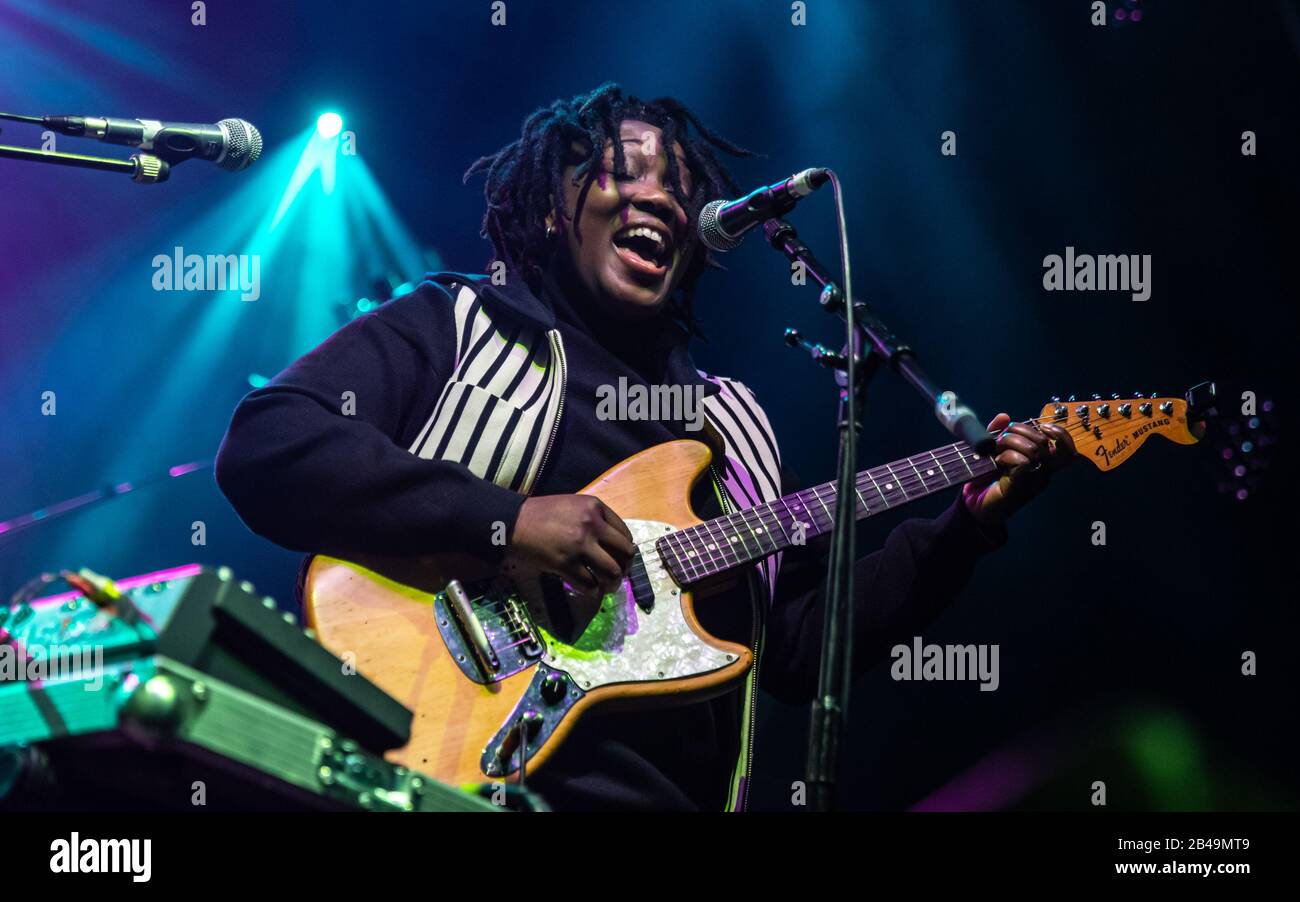 Tawiah singer hi-res stock photography and images - Alamy