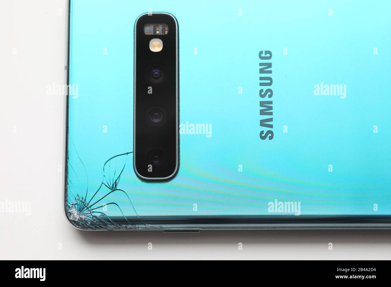 Samsung galaxy s10 smartphone with cracked back lid close-up Stock ...