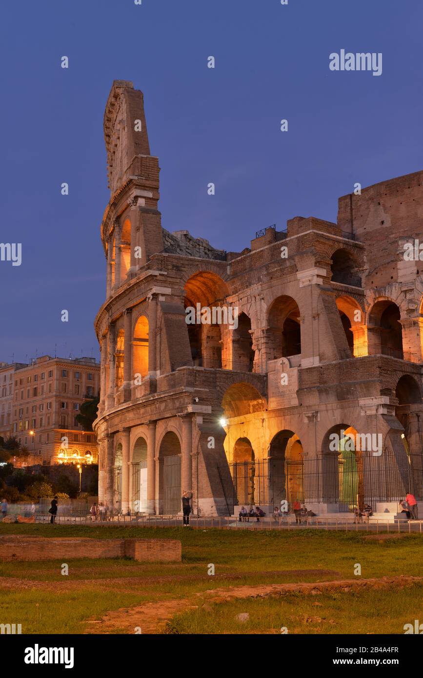 Kolosseum, Piazza del Colosseo, Rom, Italien Stock Photo - Alamy