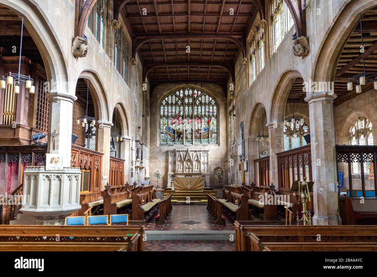 English church interior hi-res stock photography and images - Alamy