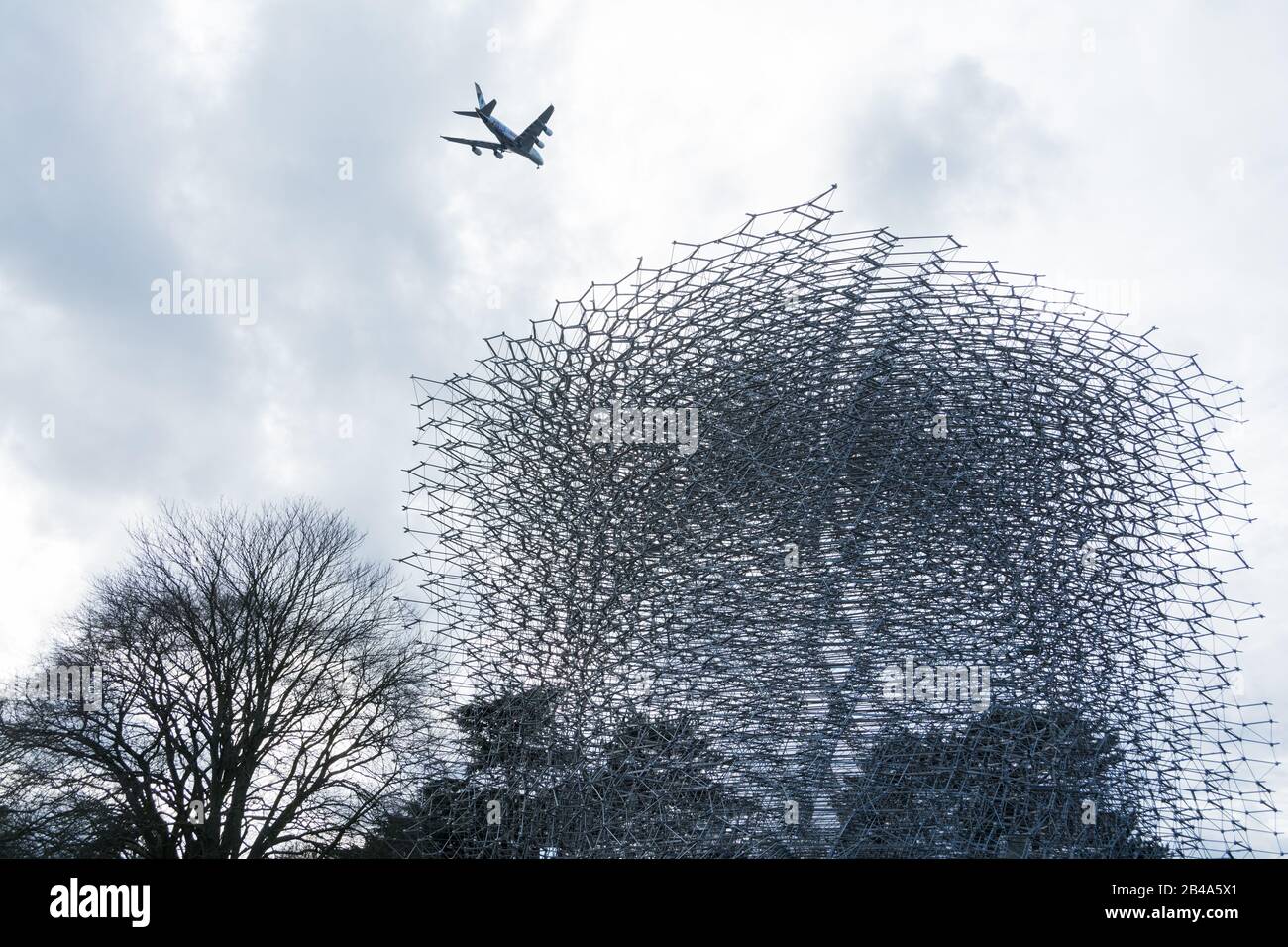 The Hive installation by Wolfgang Buttress in Kew Gardens, Royal ...