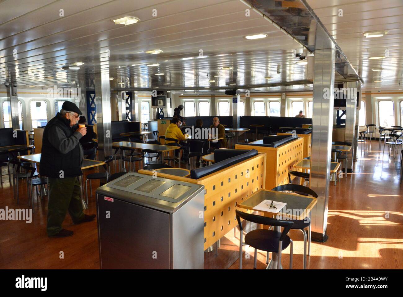 Tidy cafeteria hi-res stock photography and images - Alamy