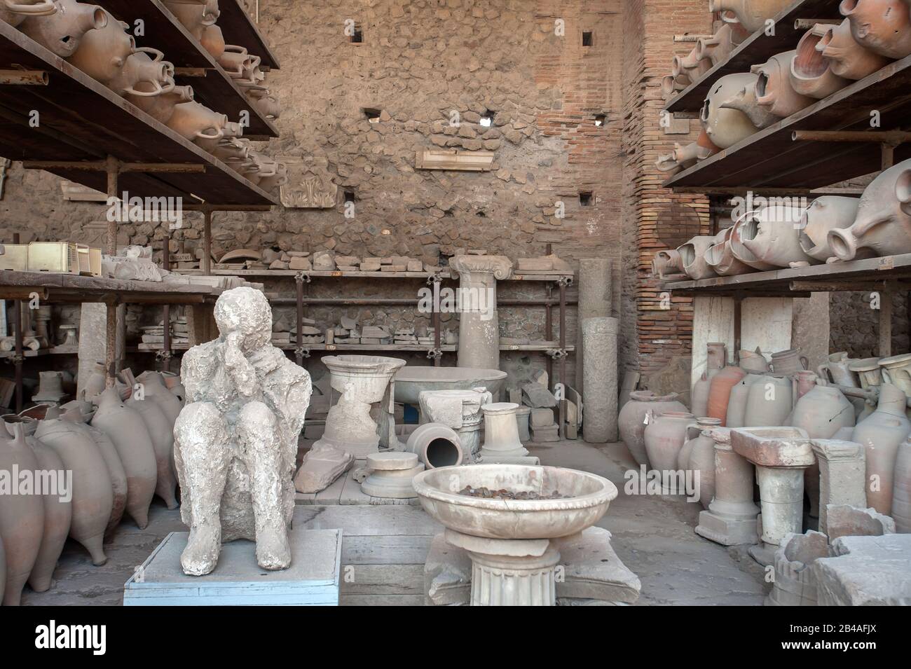Plaster cast pompeii hi-res stock photography and images - Alamy