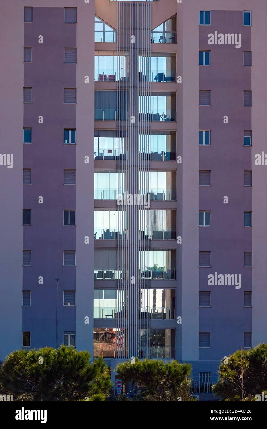 Tower block offices with see through section hi-res stock photography ...