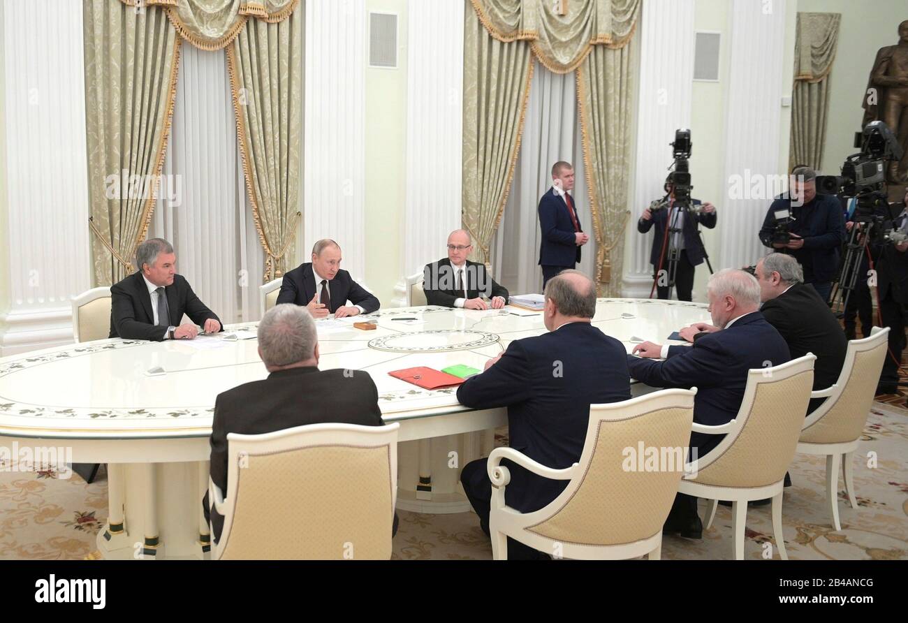 Russian duma legislators hi-res stock photography and images - Alamy