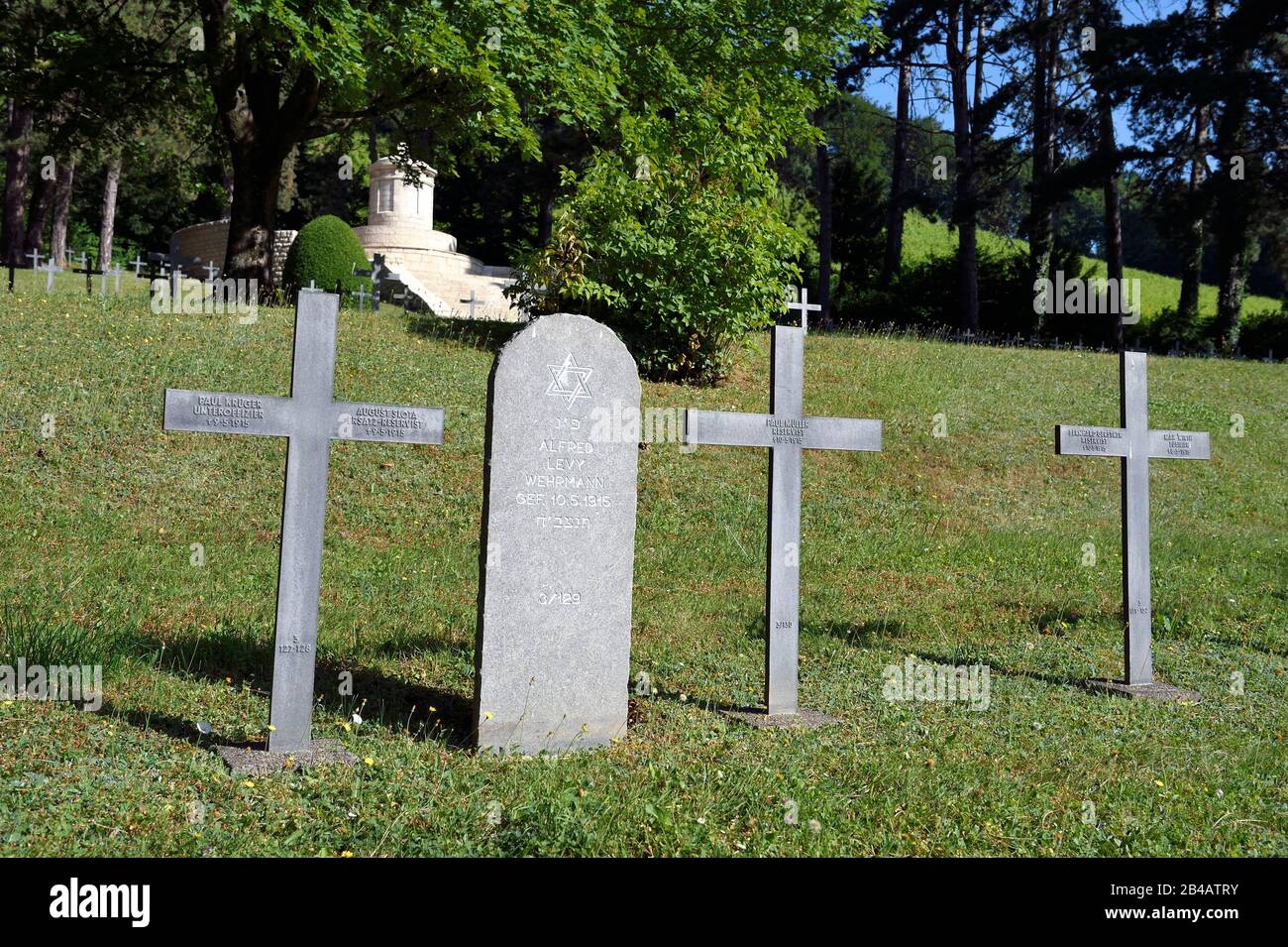 First world war graves hi-res stock photography and images - Alamy