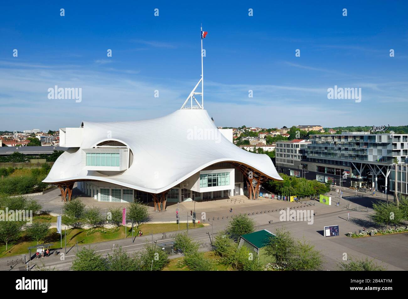 France, Moselle, Metz, Amphitheatre district, Centre Pompidou Metz, art ...