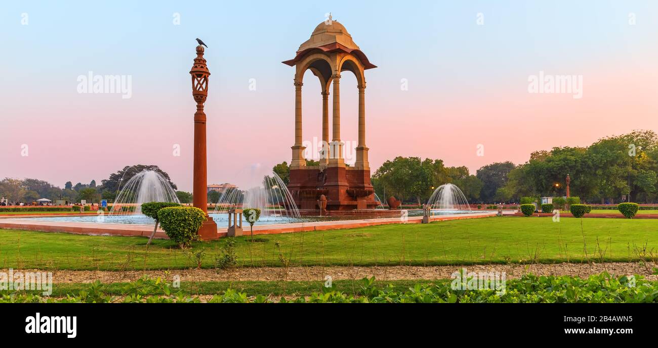 India Gate and the Canopy, beautiful morning panorama Stock Photo - Alamy