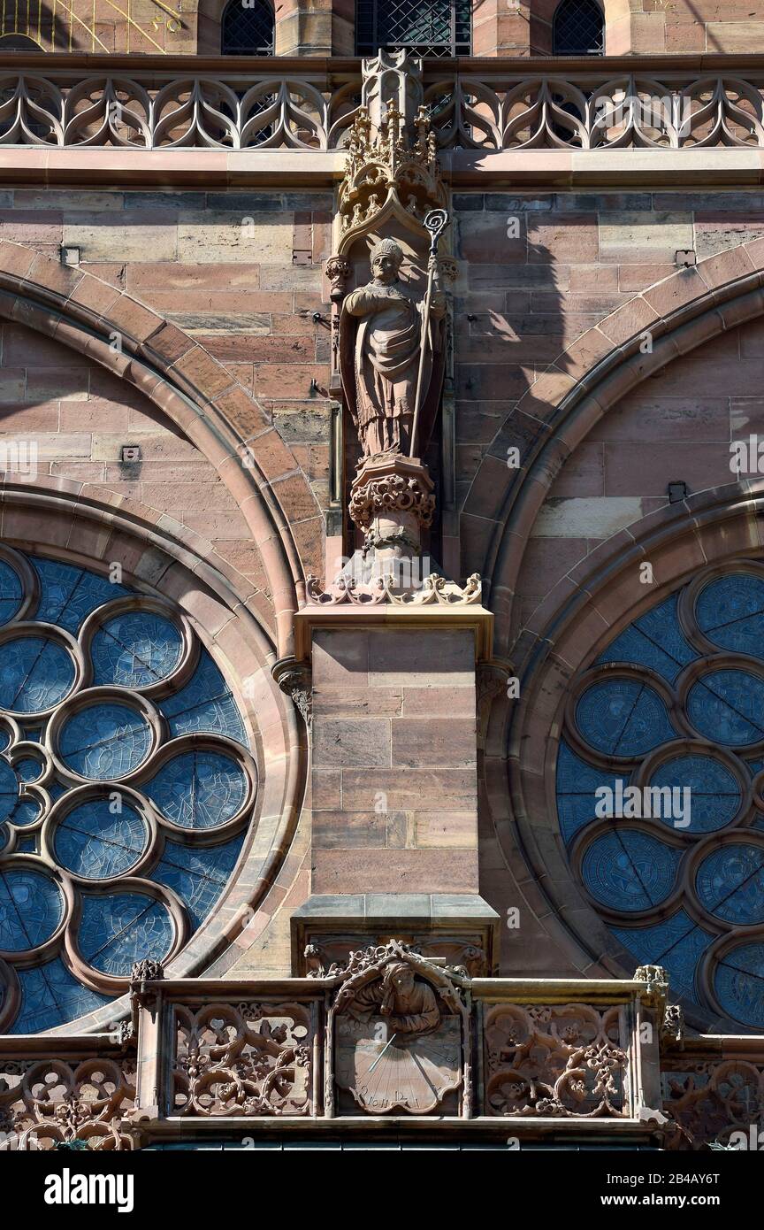 South transept facade hi-res stock photography and images - Alamy