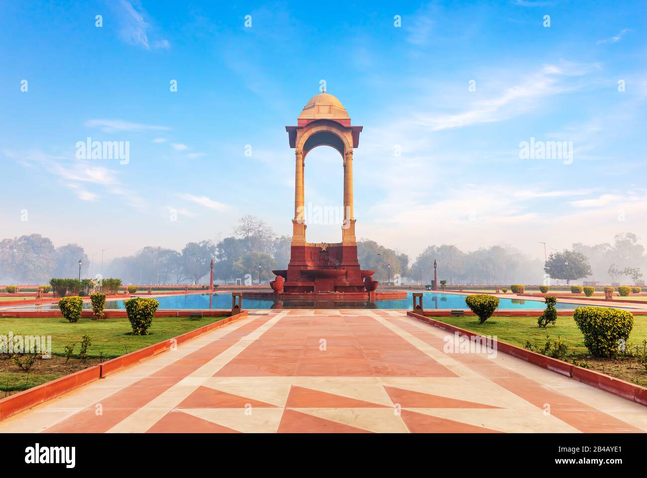 Canopy in front of India Gate, New Dehli Stock Photo - Alamy