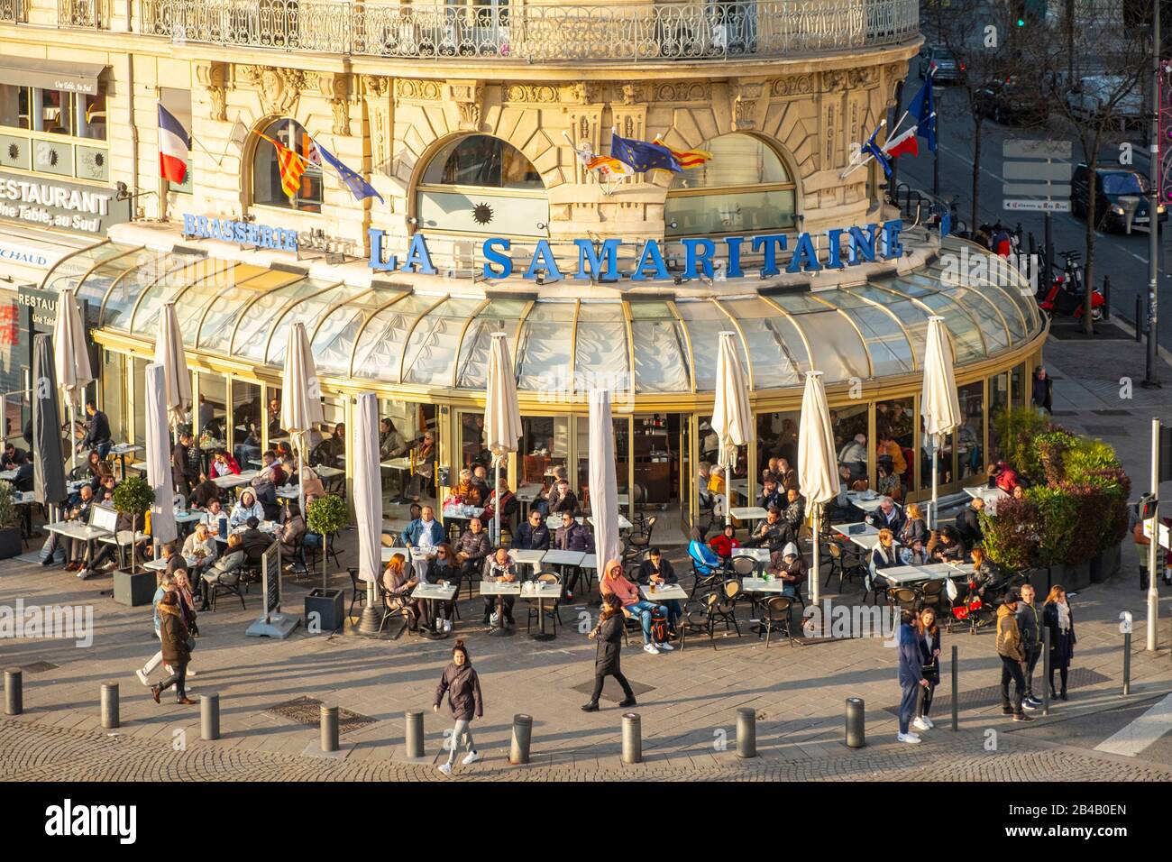 France, Bouches du Rhone, Marseille, city center, the quays of the Port ...