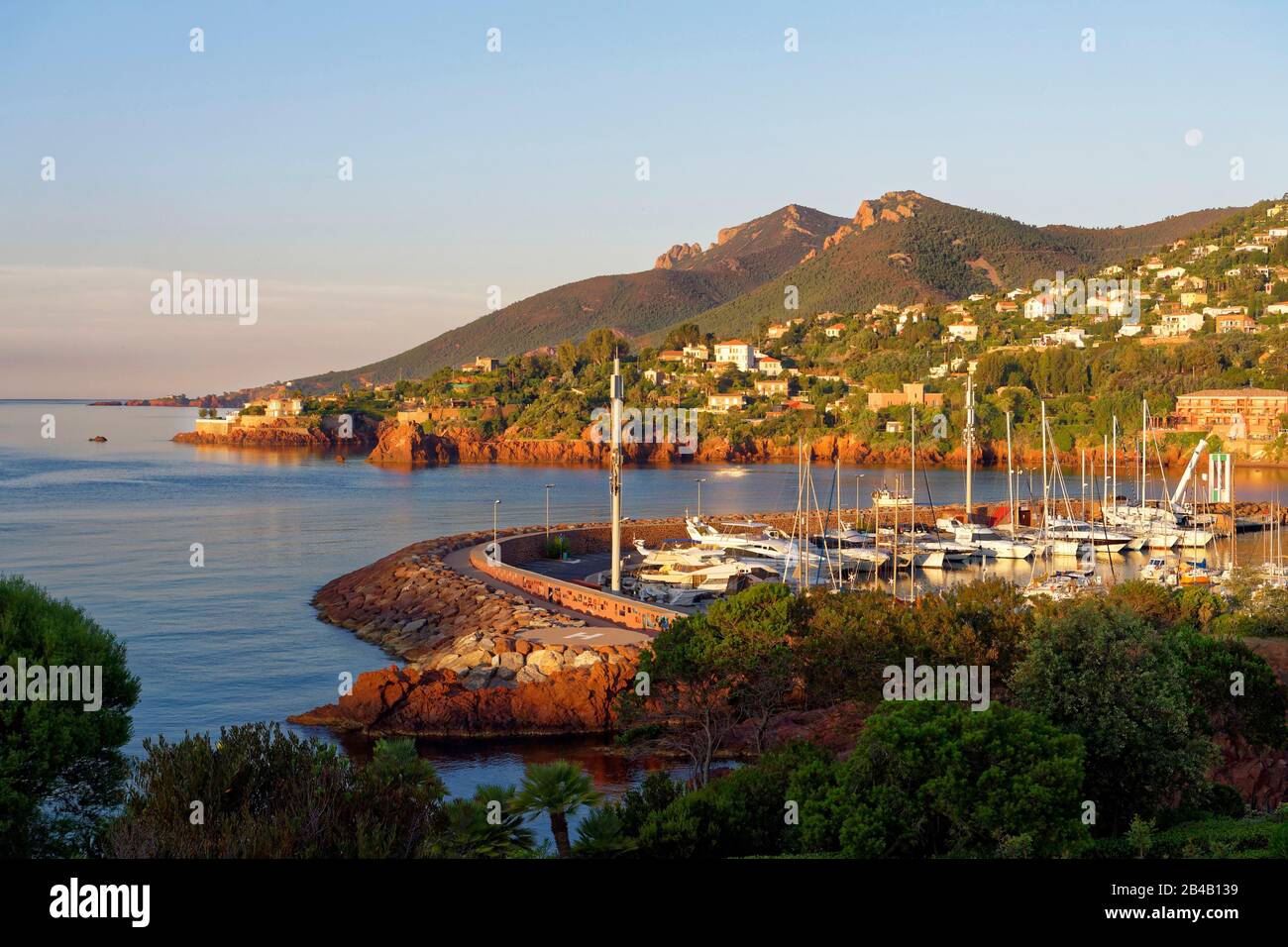 Corniche french riviera cote dazur south of france sur hi-res stock ...