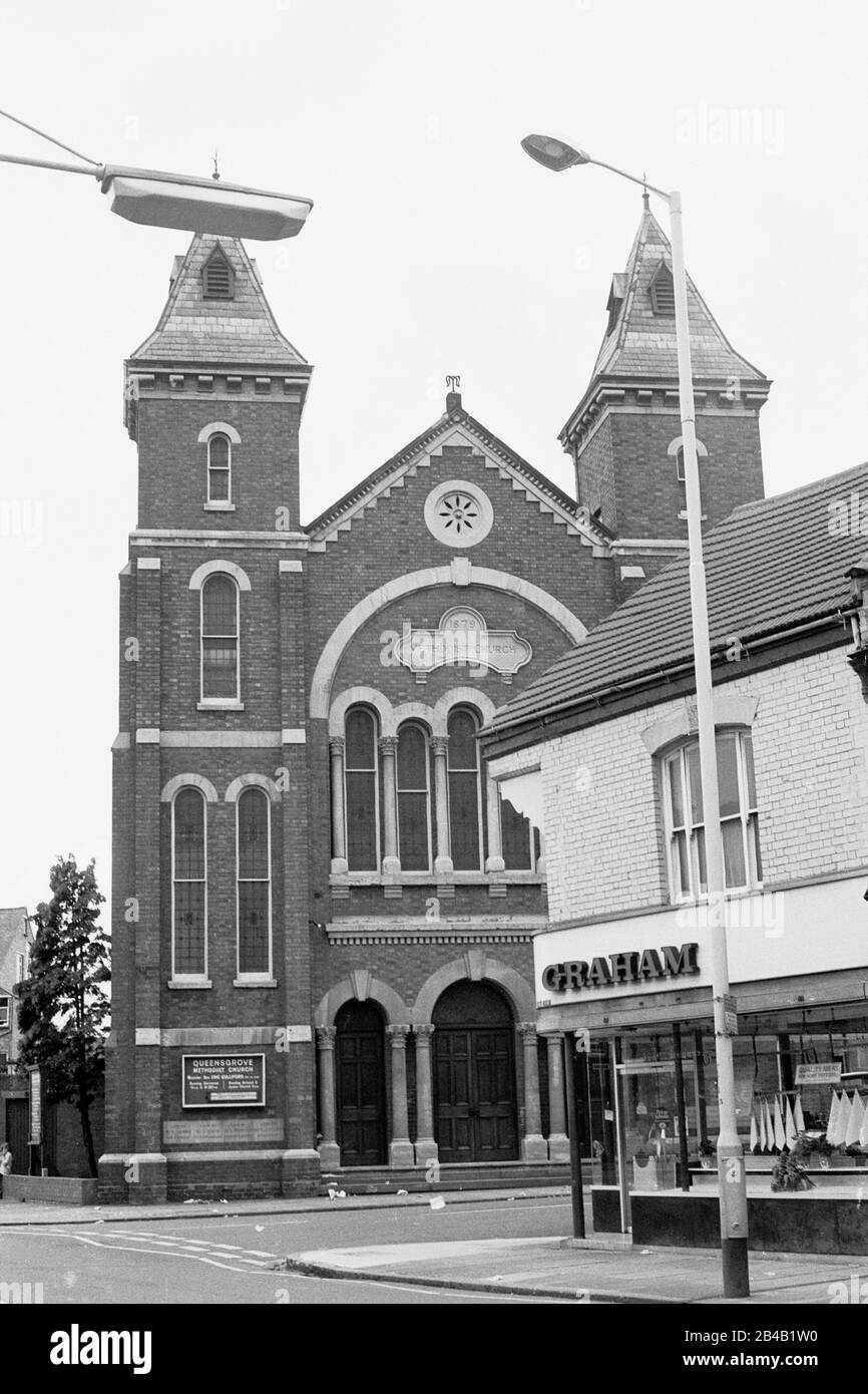 The Kettering Road, Northampton, in 1974, on a Sunday Stock Photo - Alamy
