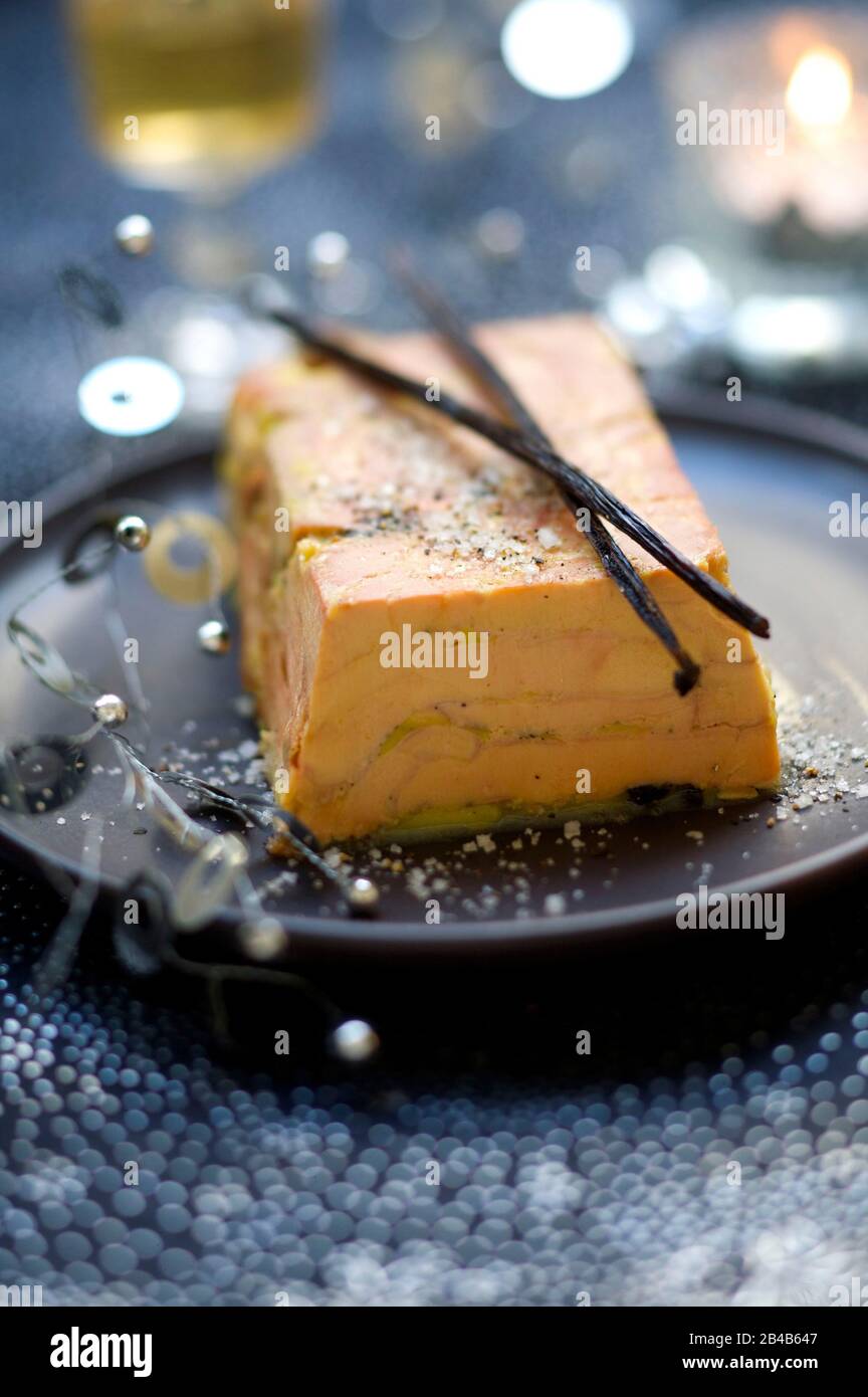 Pan-fried foie gras terrine with vanilla Stock Photo - Alamy