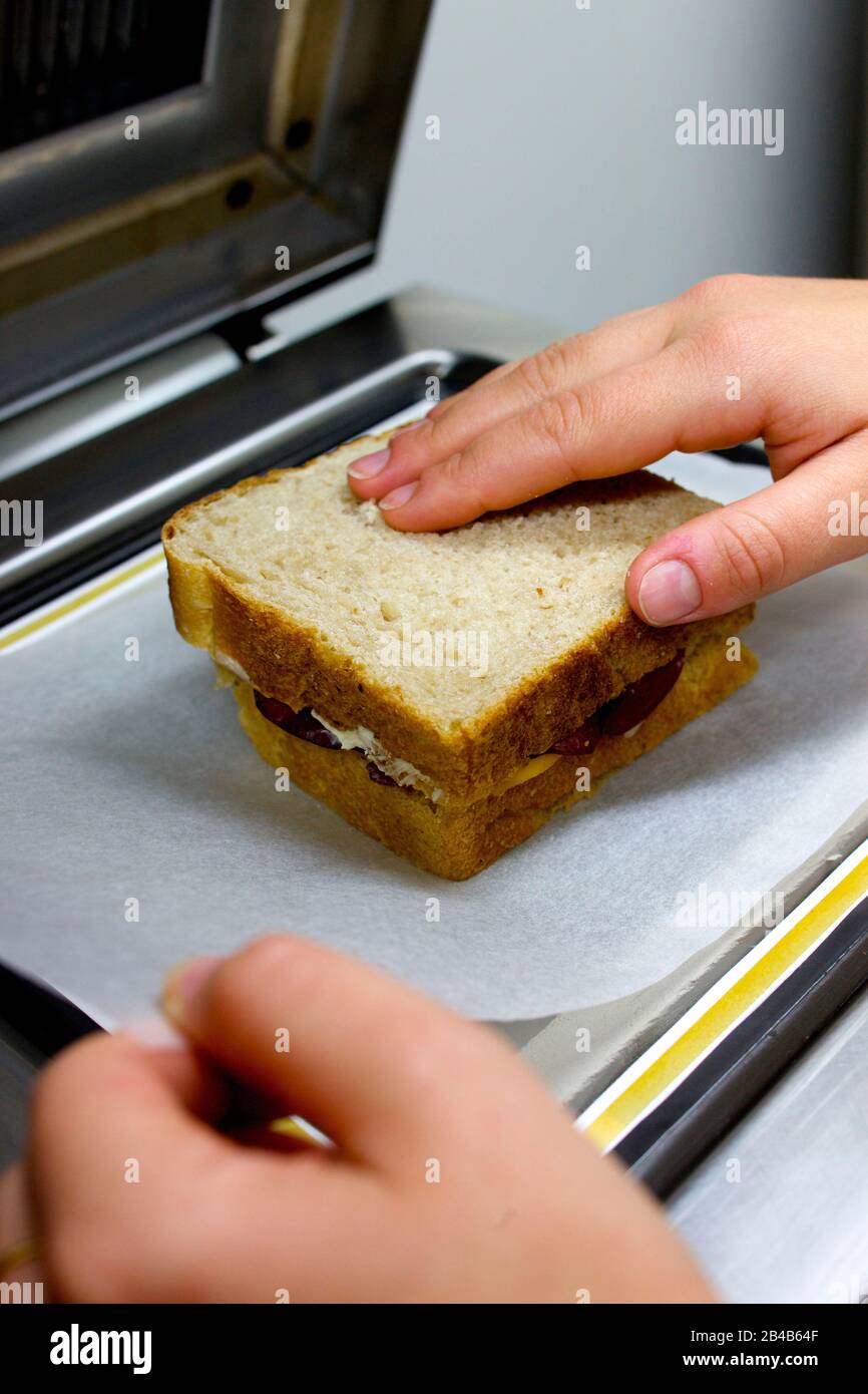 France, Paris, La maison du croque, making croques M. Eduardo Stock ...