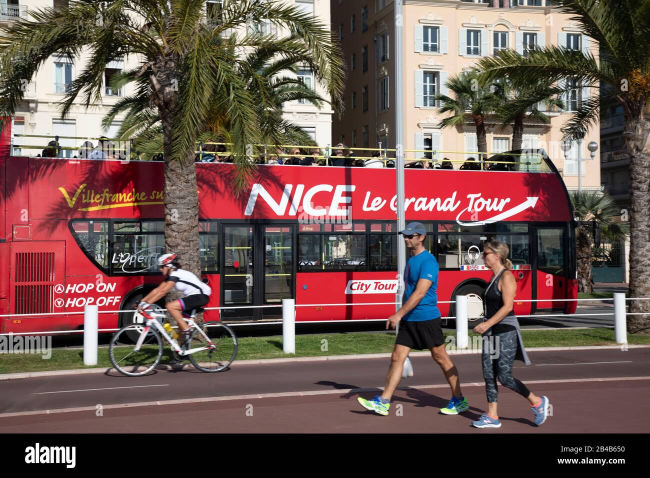 Bus anglais hi-res stock photography and images - Alamy