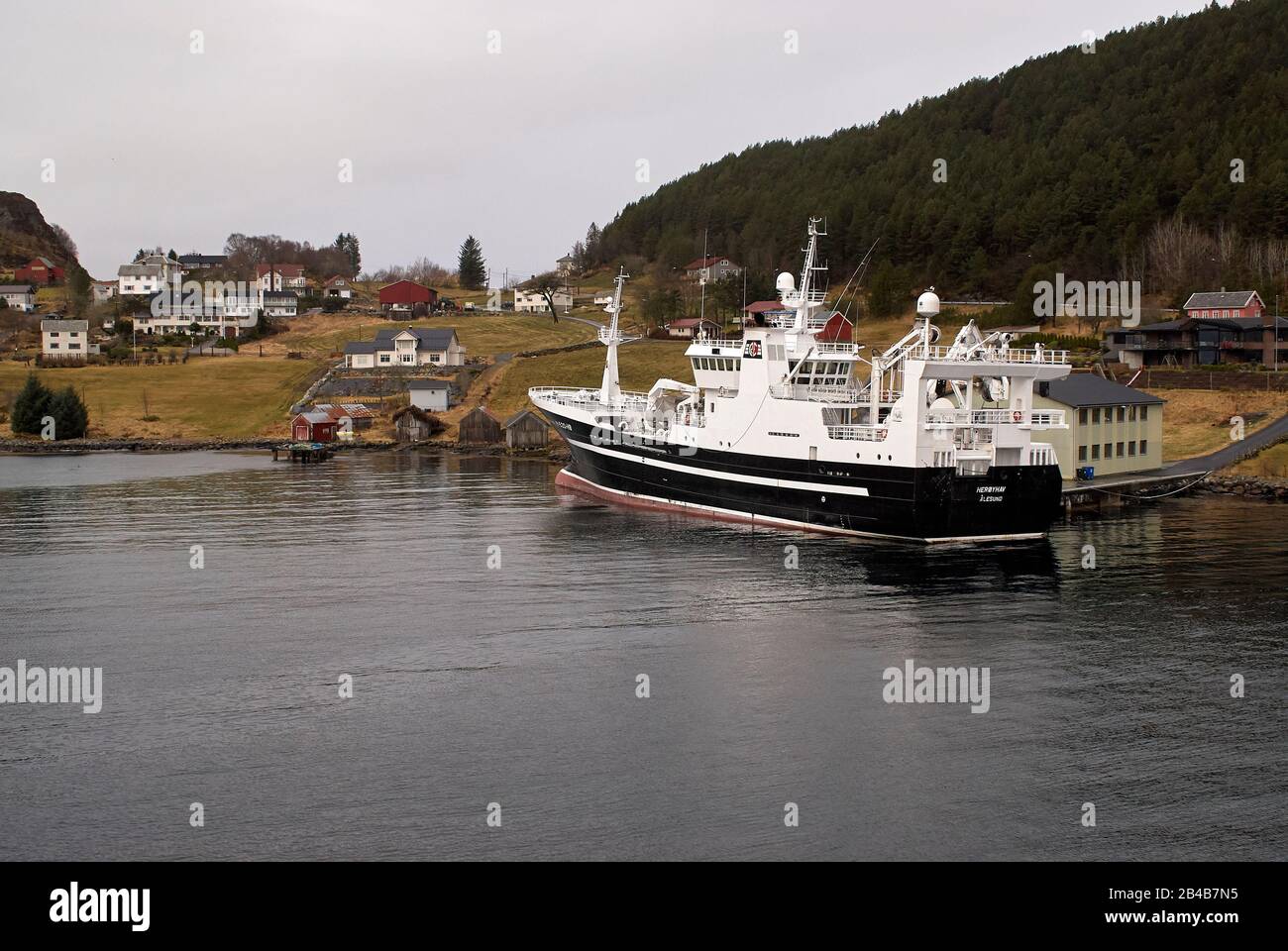 The small harbour of Torvik-Herøy on the island of Leinøya, Norway ...