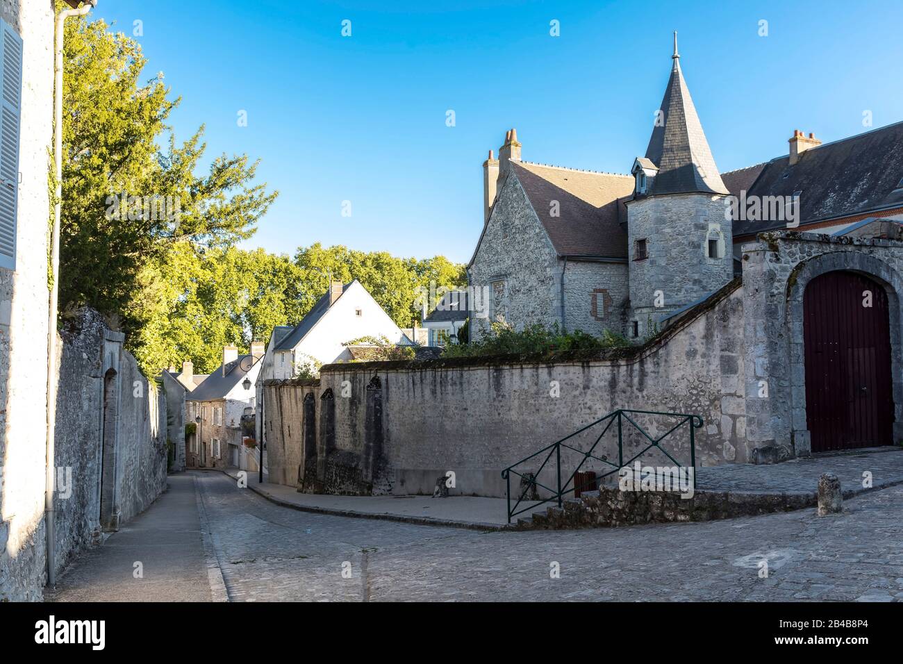 Beaugency castle hi-res stock photography and images - Alamy