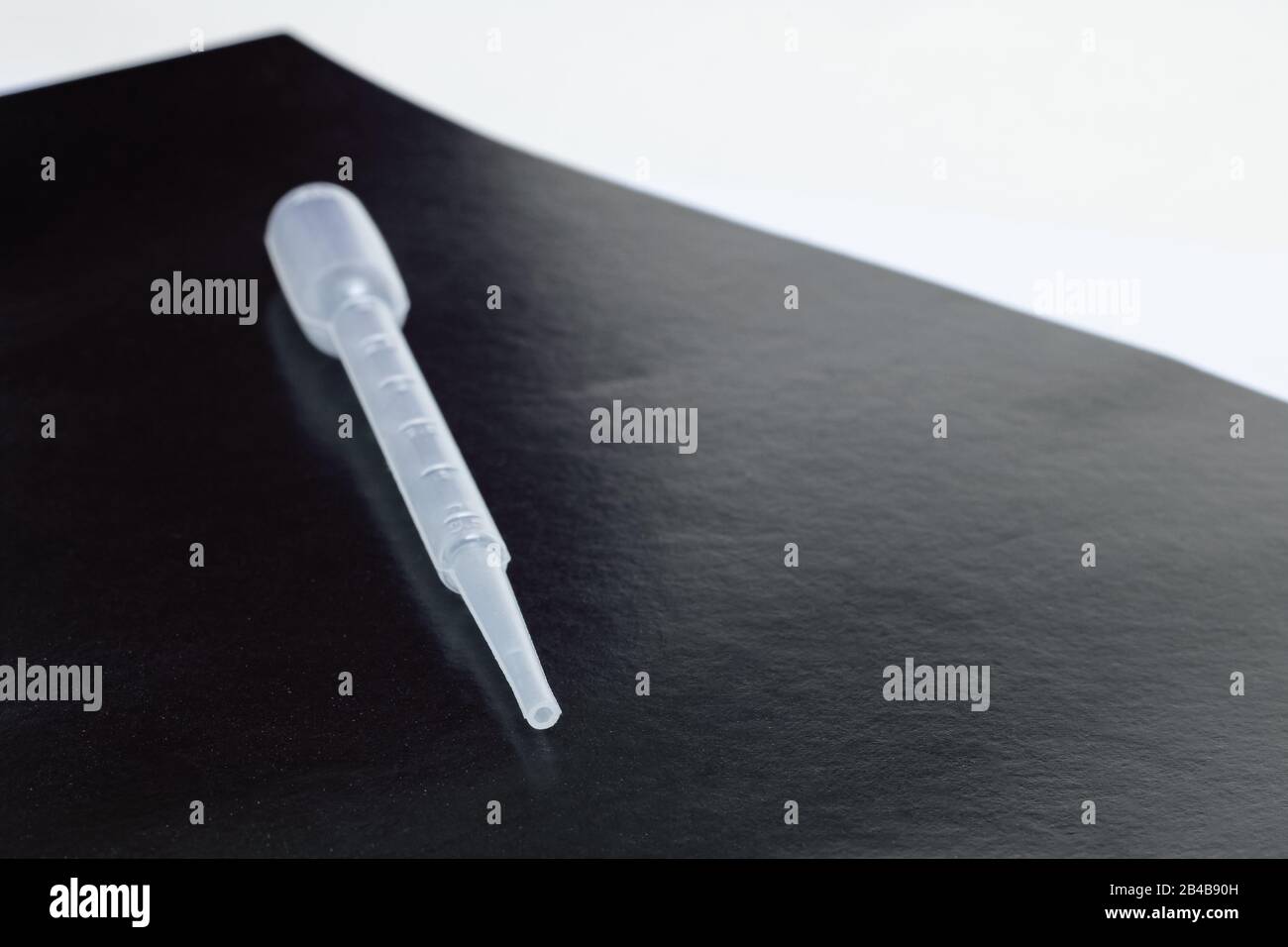 Plastic dropper hi-res stock photography and images - Alamy