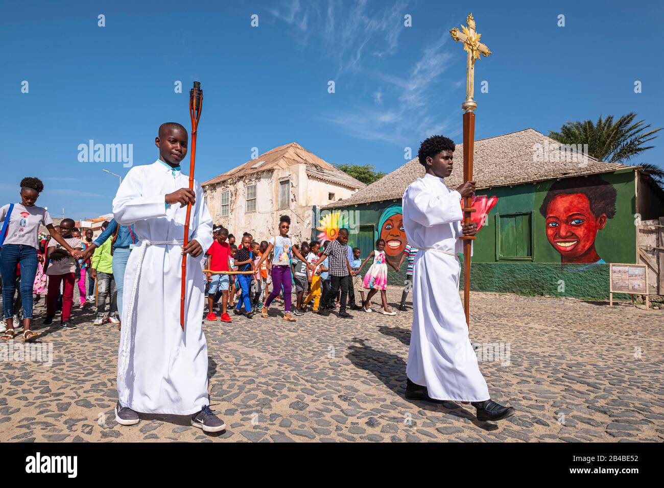 Cape verde africa costume hi-res stock photography and images - Alamy