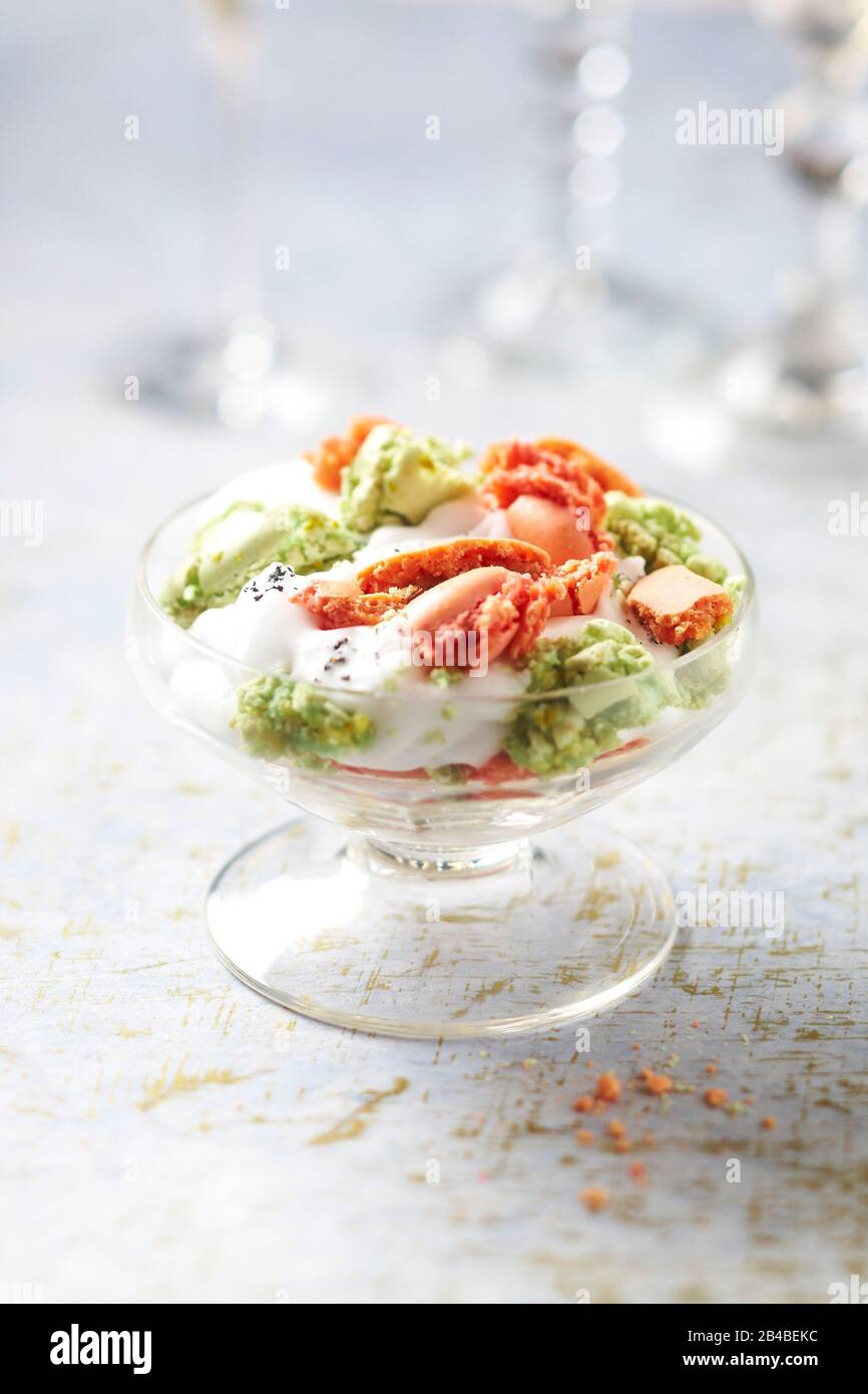 Crushed macaroon whip cream Stock Photo - Alamy