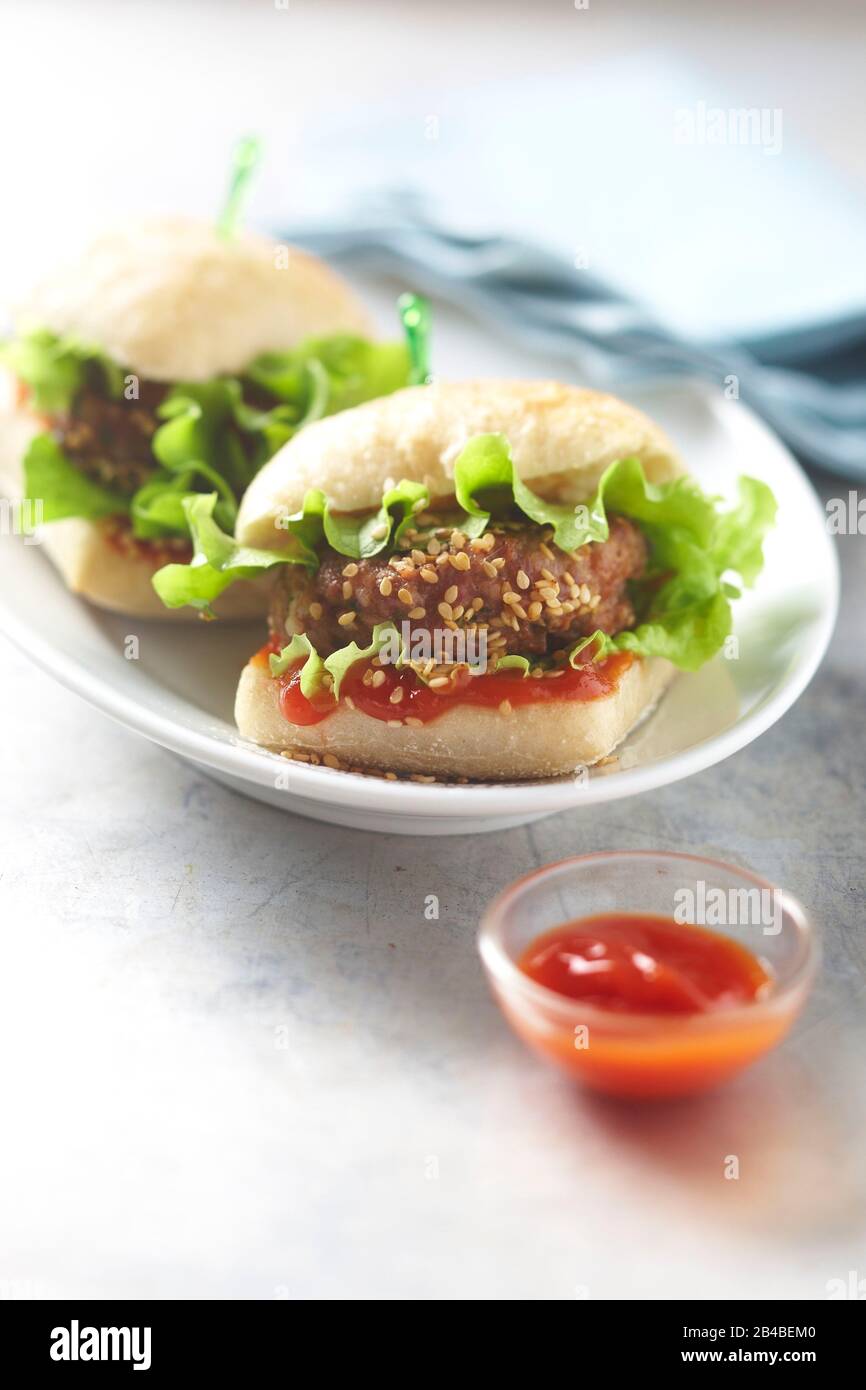 Ketchup dish, lemon zest Stock Photo - Alamy