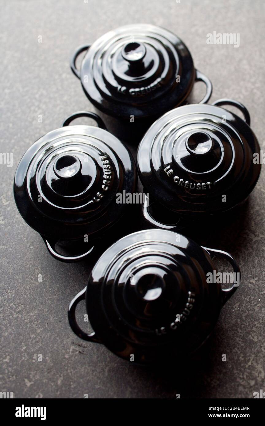 Crucible pot hi-res stock photography and images - Alamy