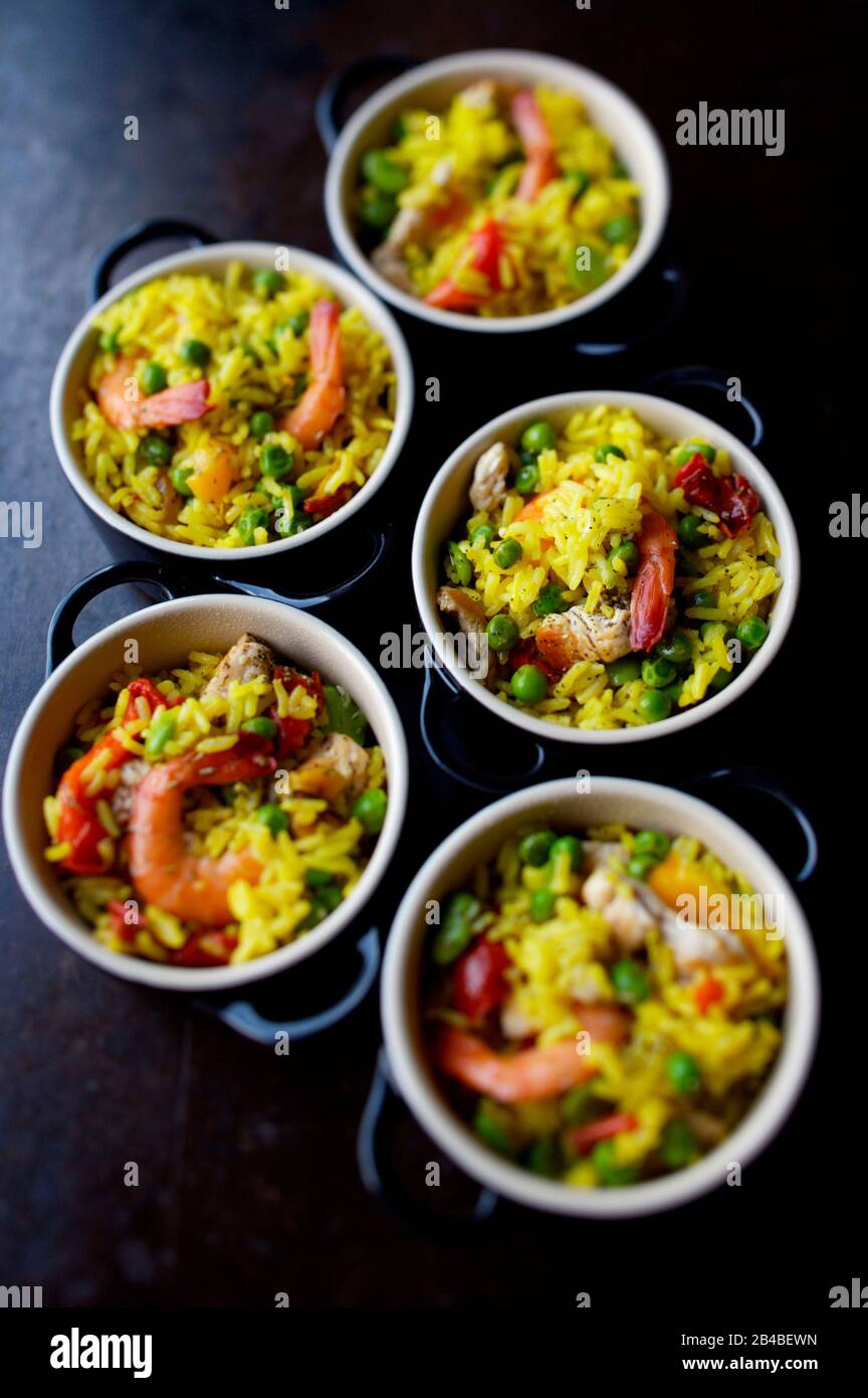 Spanish rice with shrimp Stock Photo - Alamy
