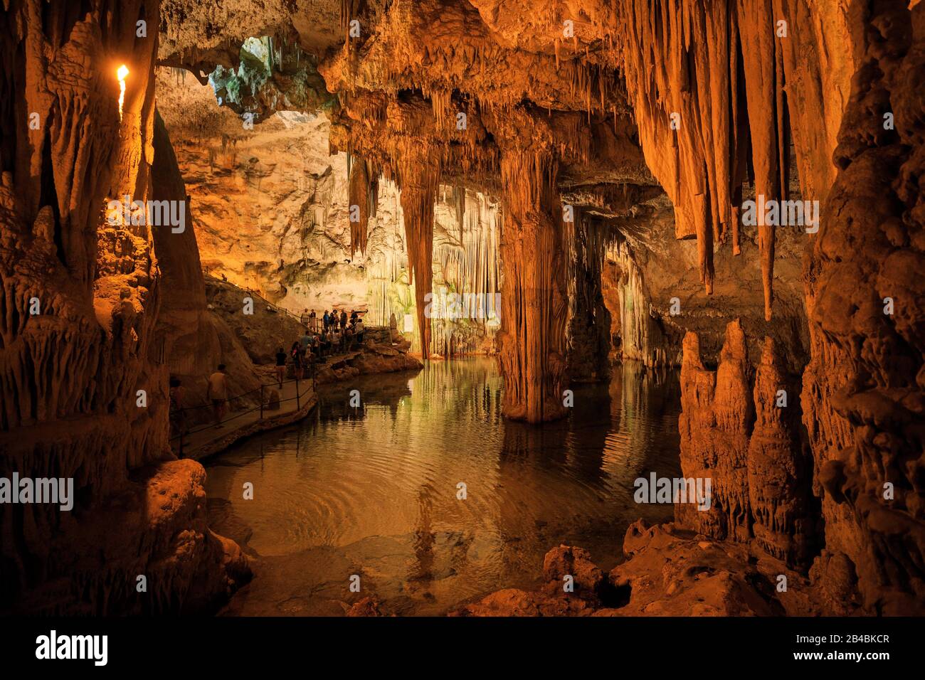 Lake cave karst italy hi-res stock photography and images - Alamy