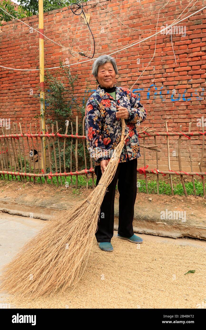 Luoyang china henan province hi-res stock photography and images - Alamy