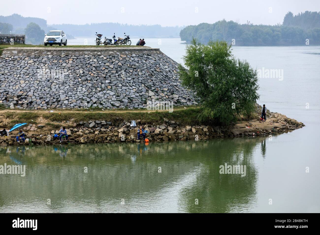 Yellow river dike china hi-res stock photography and images - Alamy