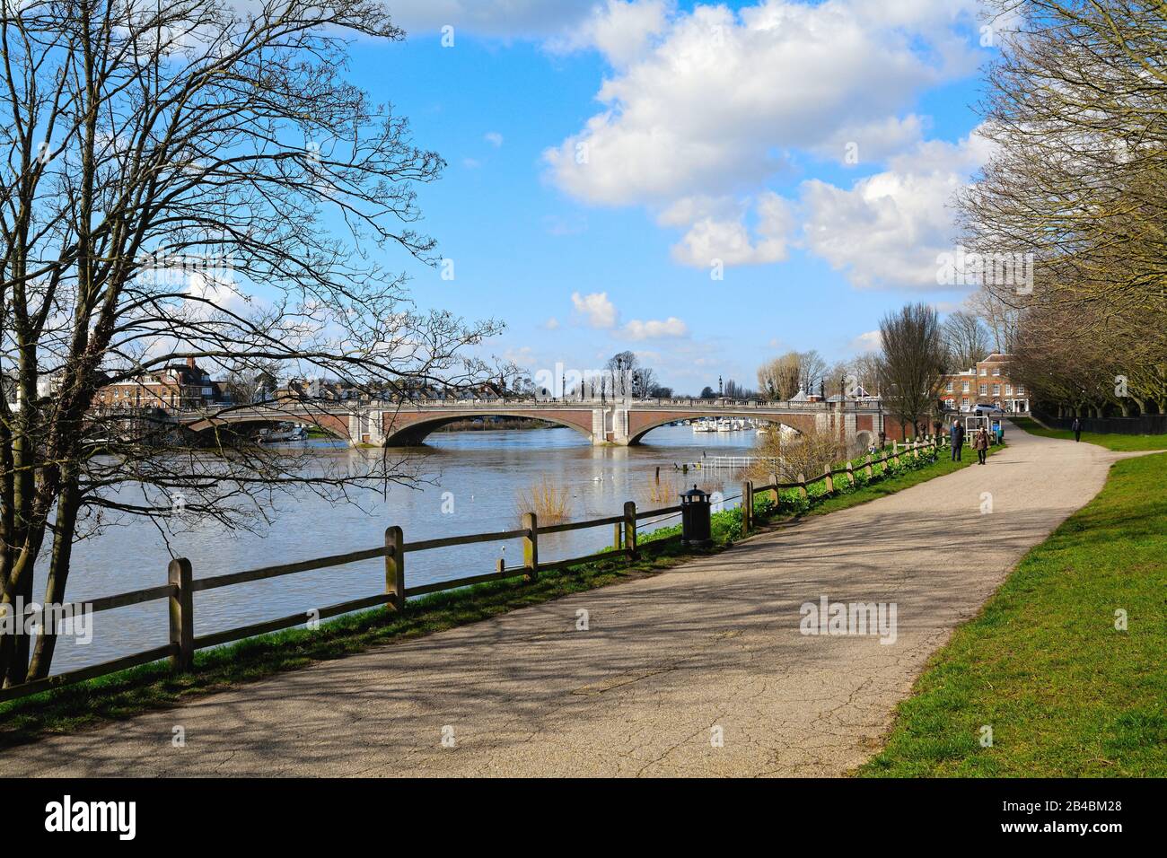 Riverside crossing bridge hi-res stock photography and images - Alamy