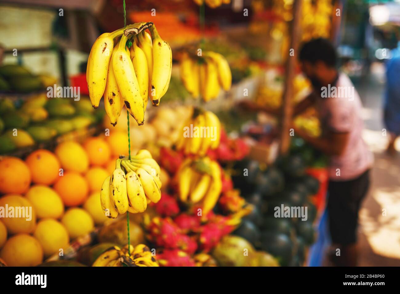 Woman street food india goa hi-res stock photography and images - Alamy