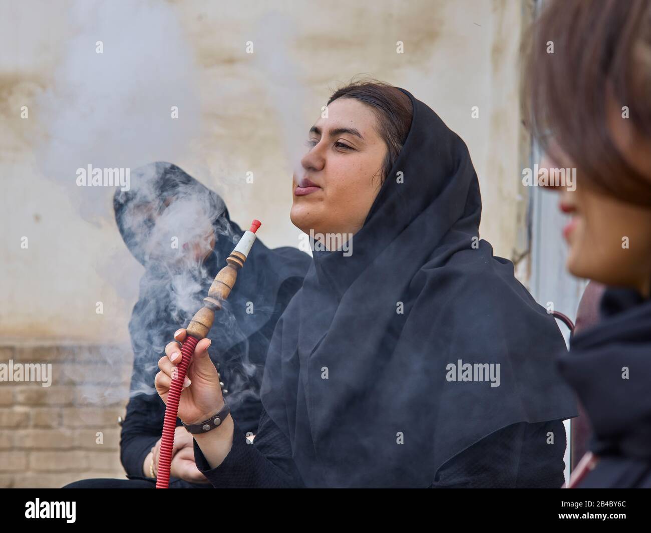 Woman smoking a hookah hi-res stock photography and images - Alamy
