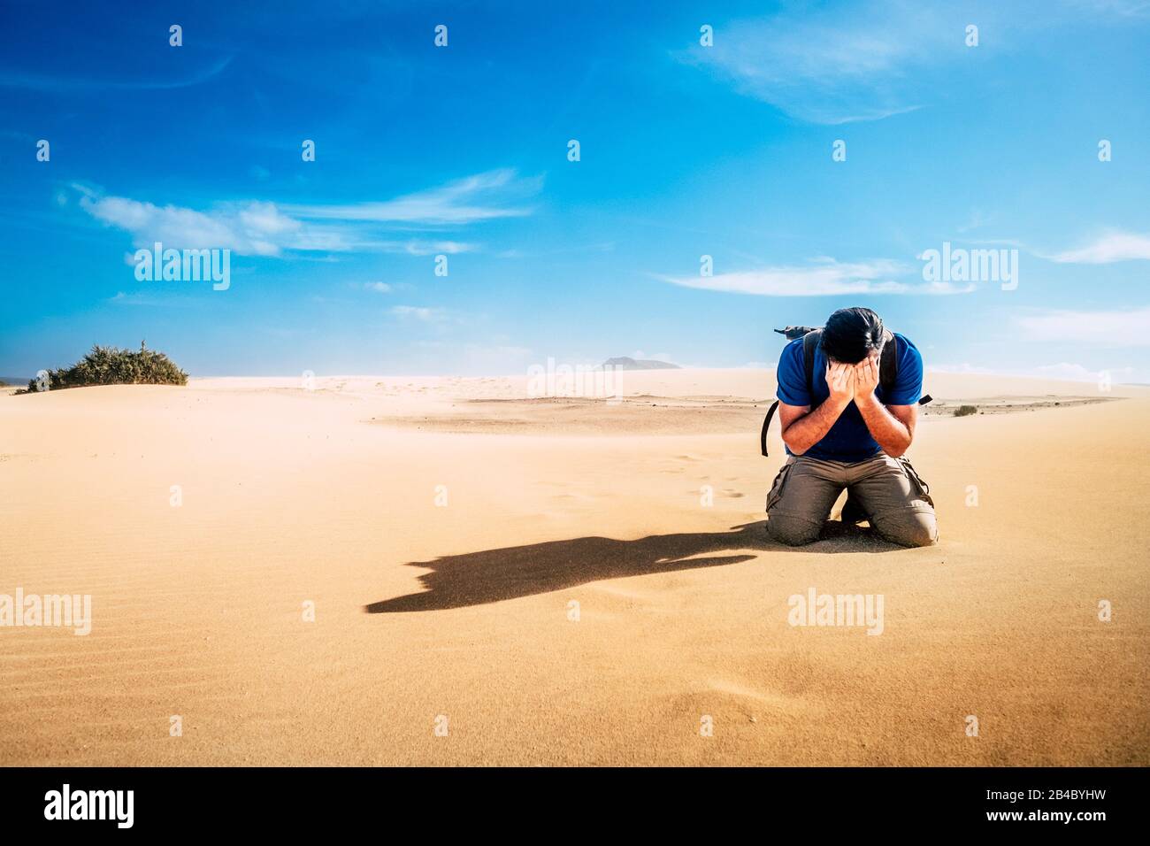 People living in desert hi-res stock photography and images - Alamy