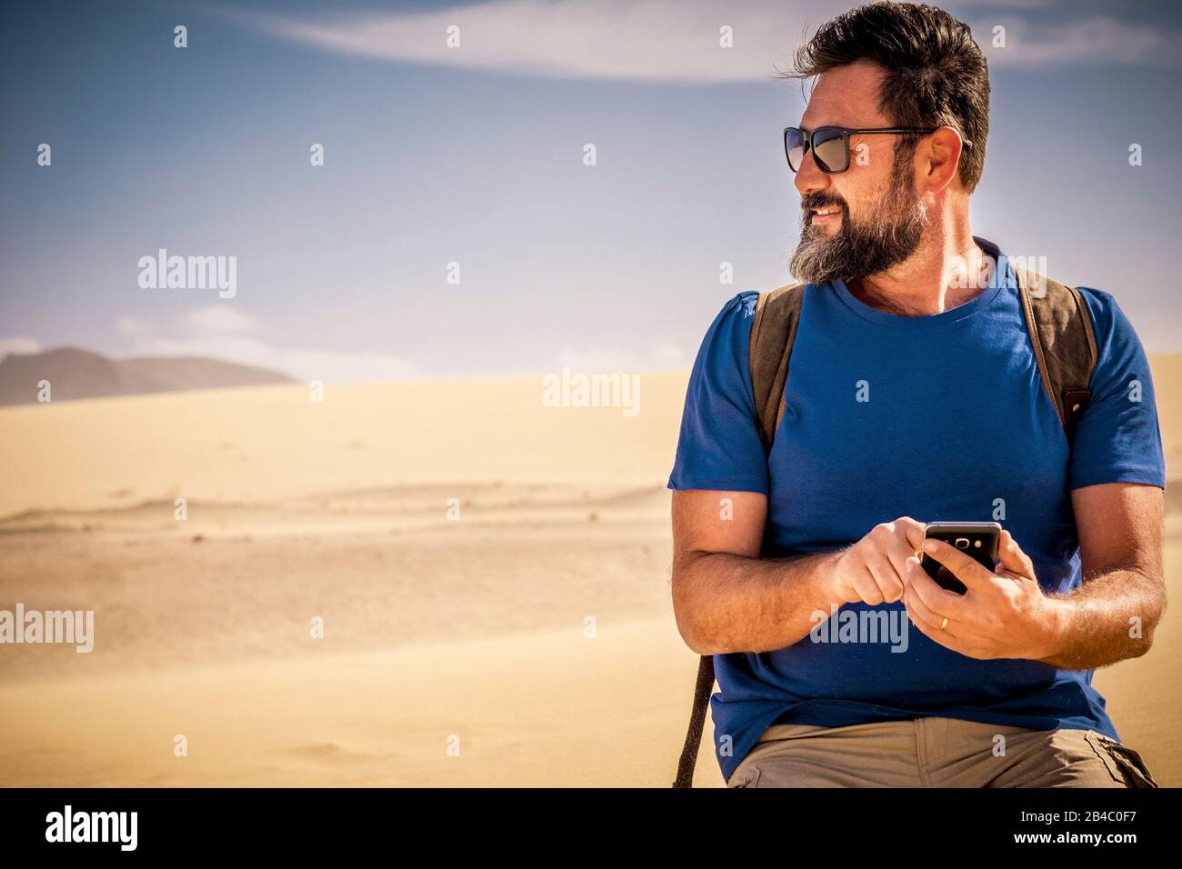 Cell phone in desert hi-res stock photography and images - Alamy