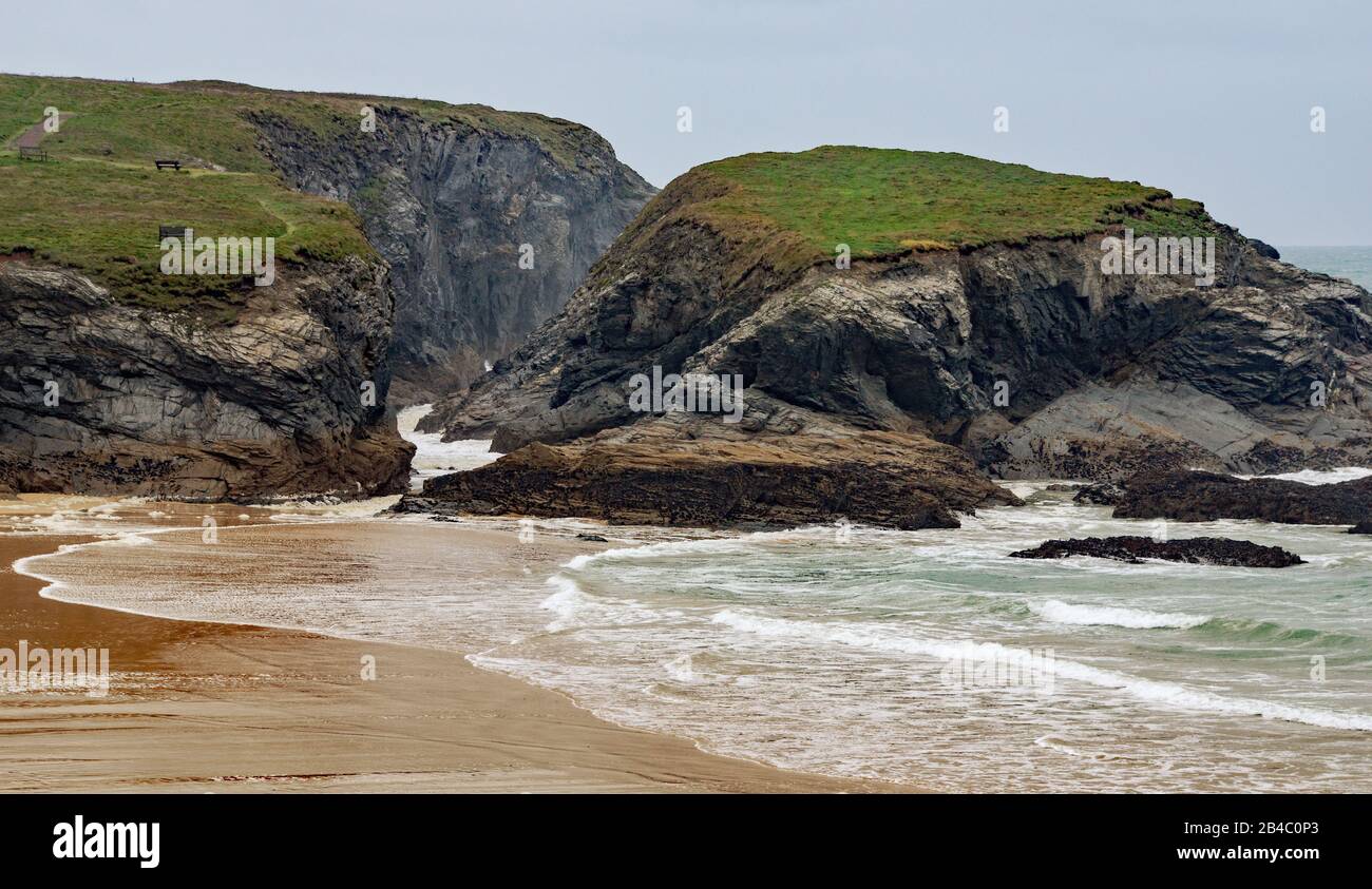 Treyarnon Bay North Cornwall on the ebbing tide on a summers day Stock ...