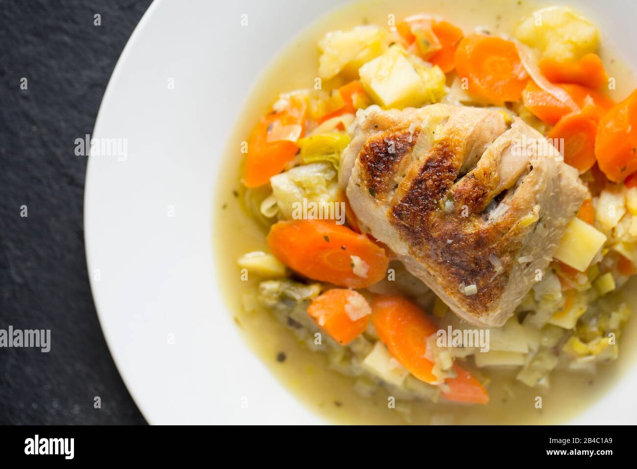 Fat chicken hi-res stock photography and images - Alamy