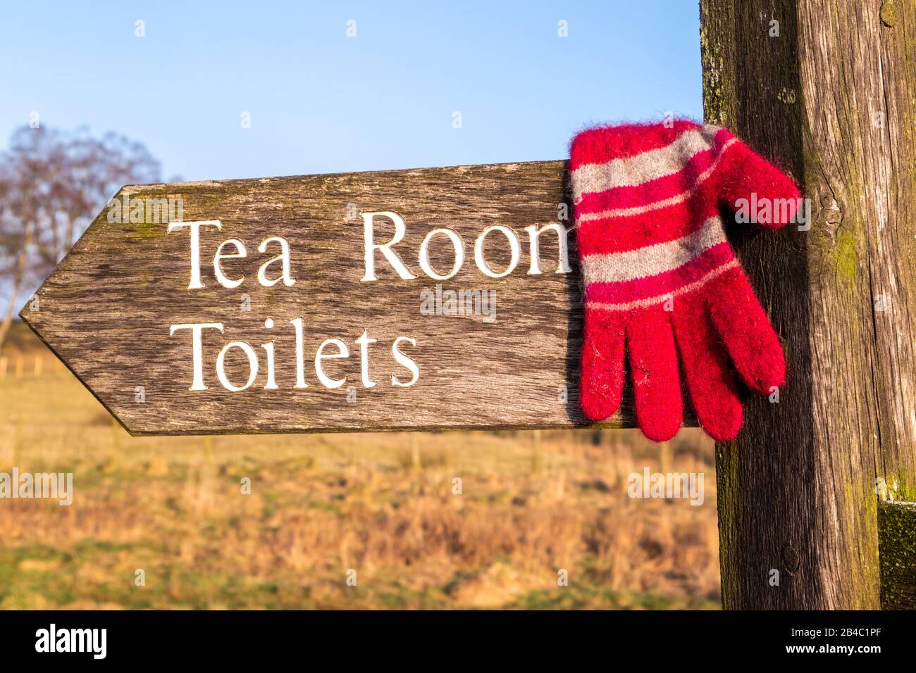 Lost and found sign hi-res stock photography and images - Alamy