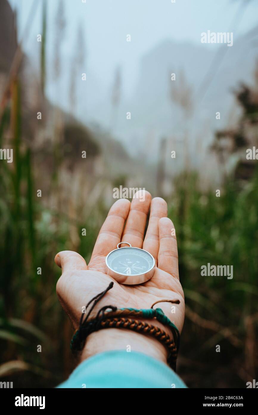 Stretched out his arm hi-res stock photography and images - Alamy