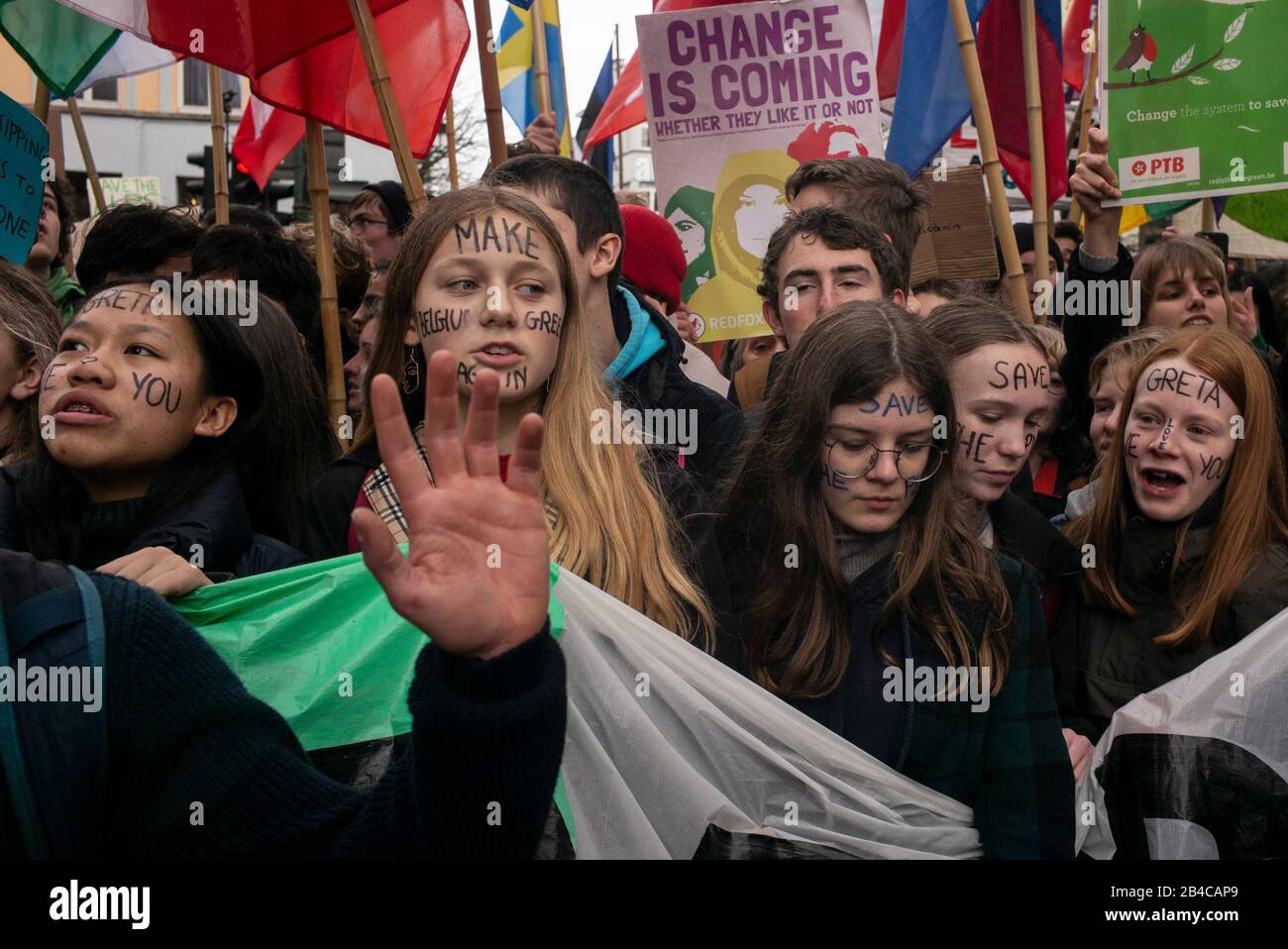 Brussels, Belgium. 06th Mar, 2020. School kids hold the "Youth Strike 4 ...