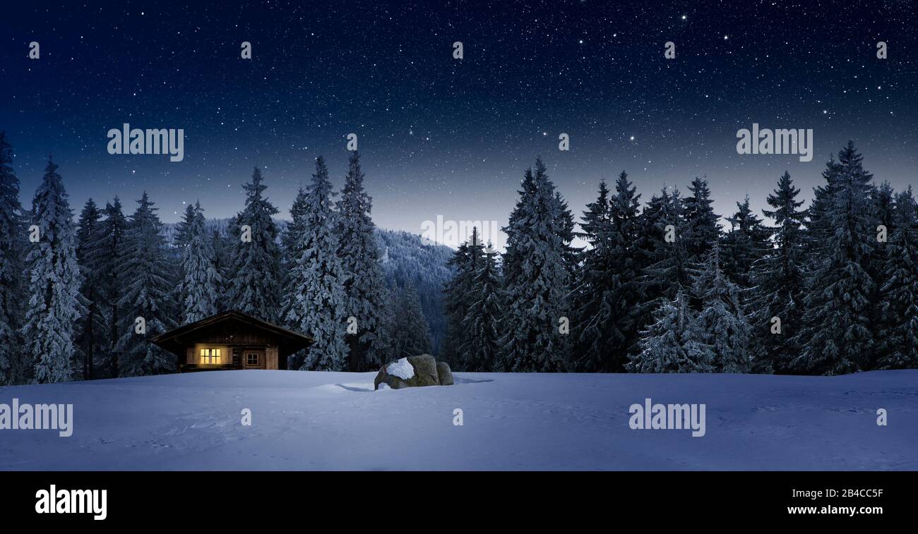 Cozy cabin hi-res stock photography and images - Alamy