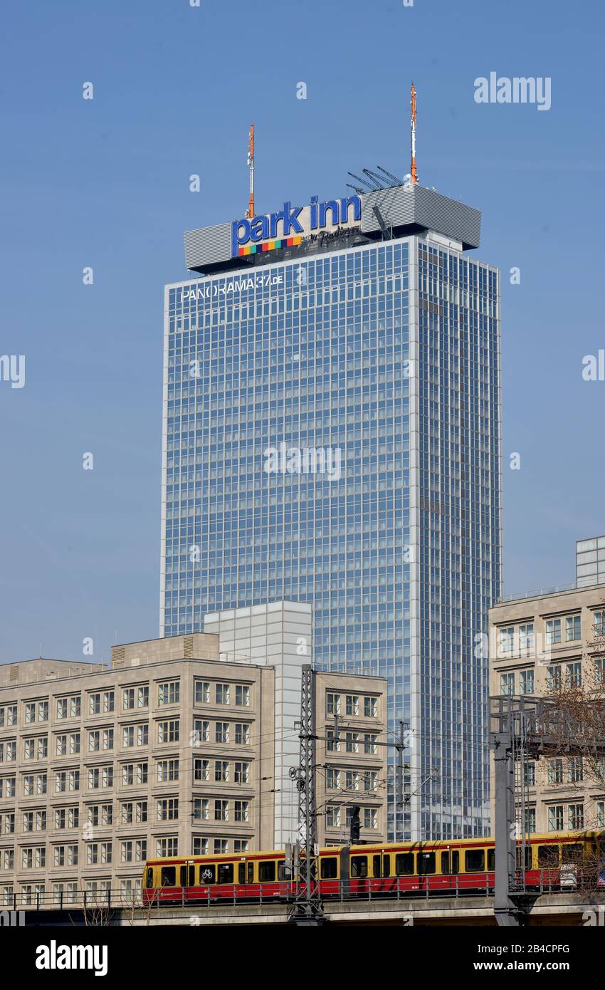 Parkinn alexanderplatz hi-res stock photography and images - Alamy