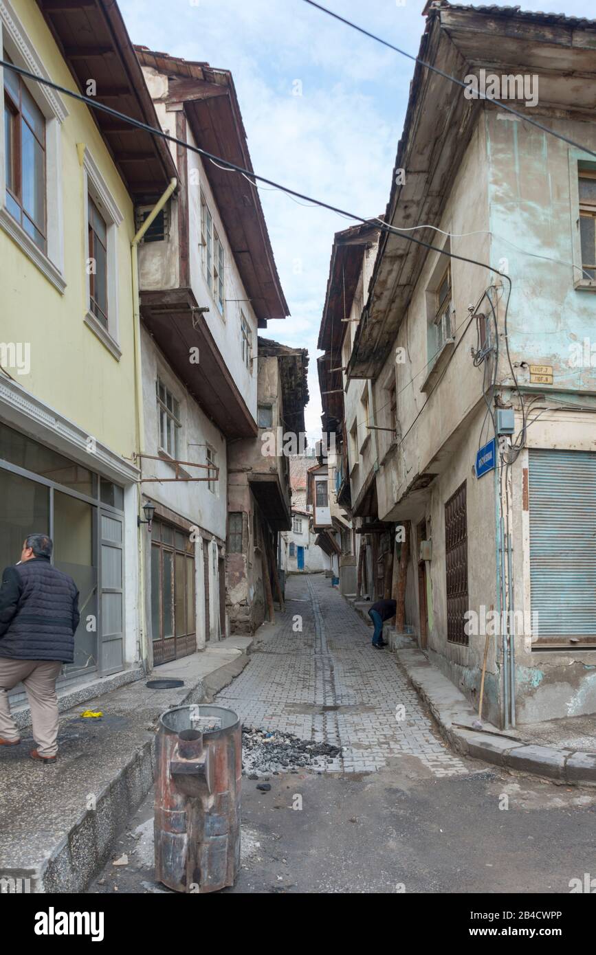 Small dirty houses exterior hi-res stock photography and images - Alamy