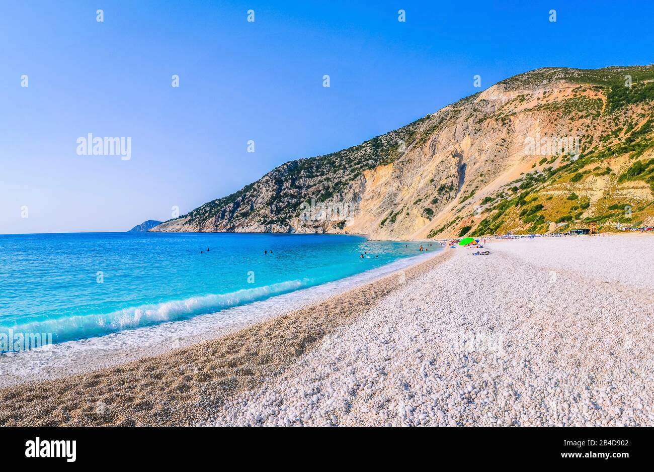 White pebble beach kefalonia hi-res stock photography and images - Alamy