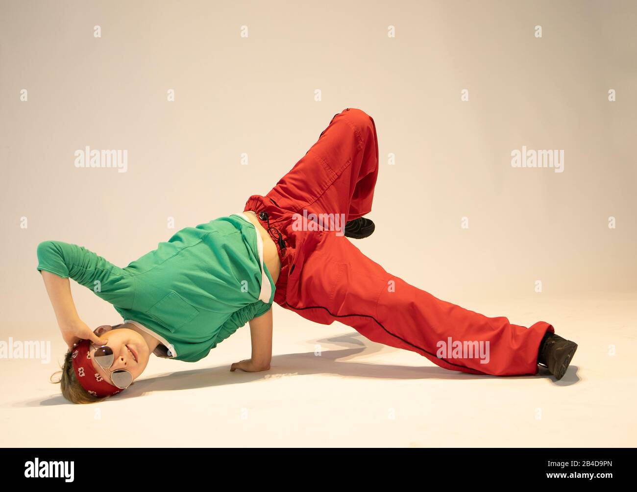 boy in a difficult dance position, unique kid,breakdance boy Stock ...