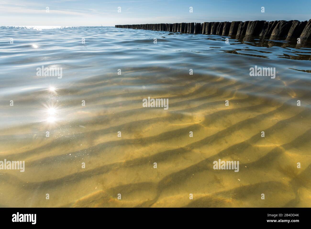 Timber sea groynes hi-res stock photography and images - Alamy