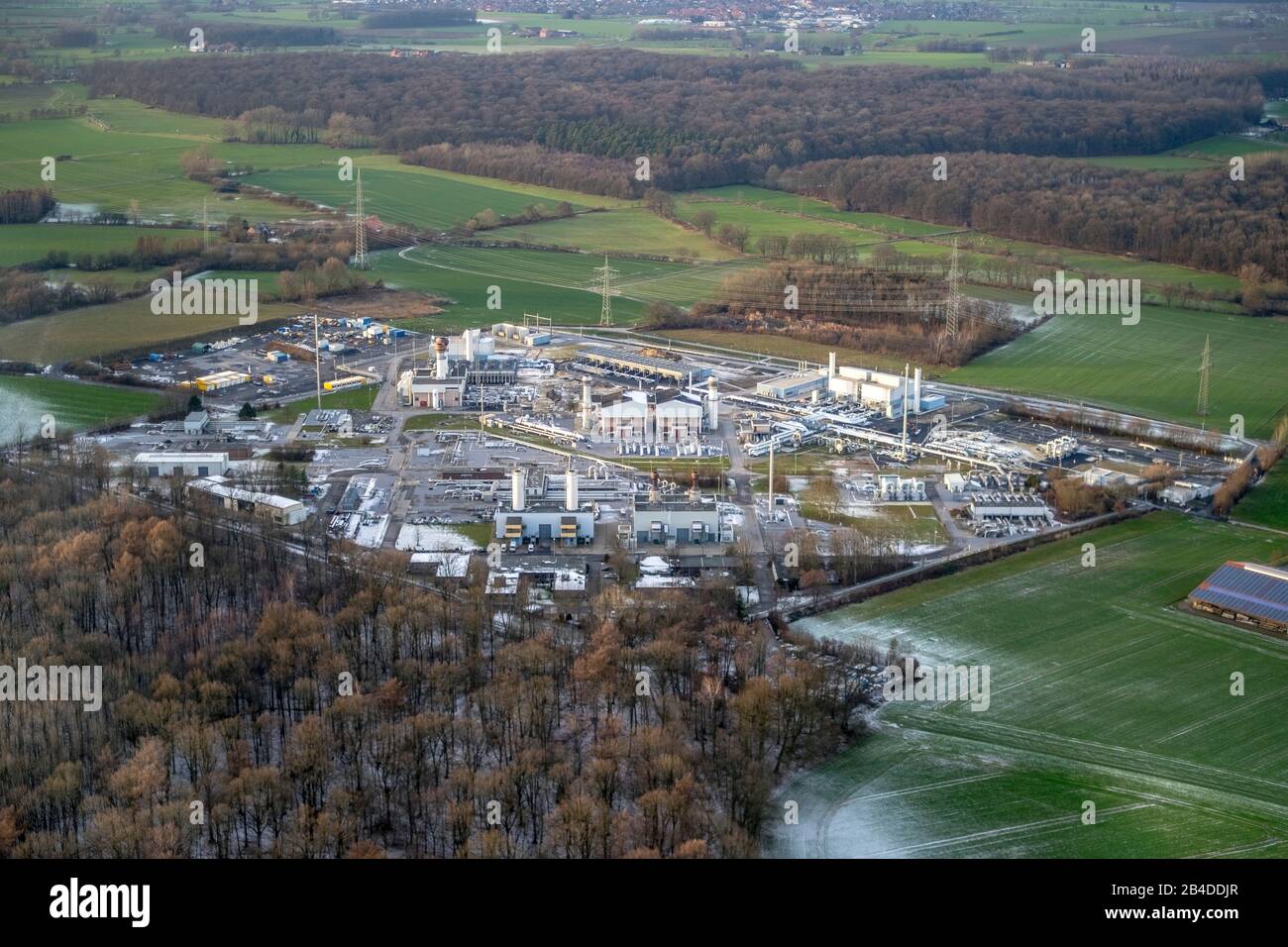 Natural gas compressor station hi-res stock photography and images - Alamy