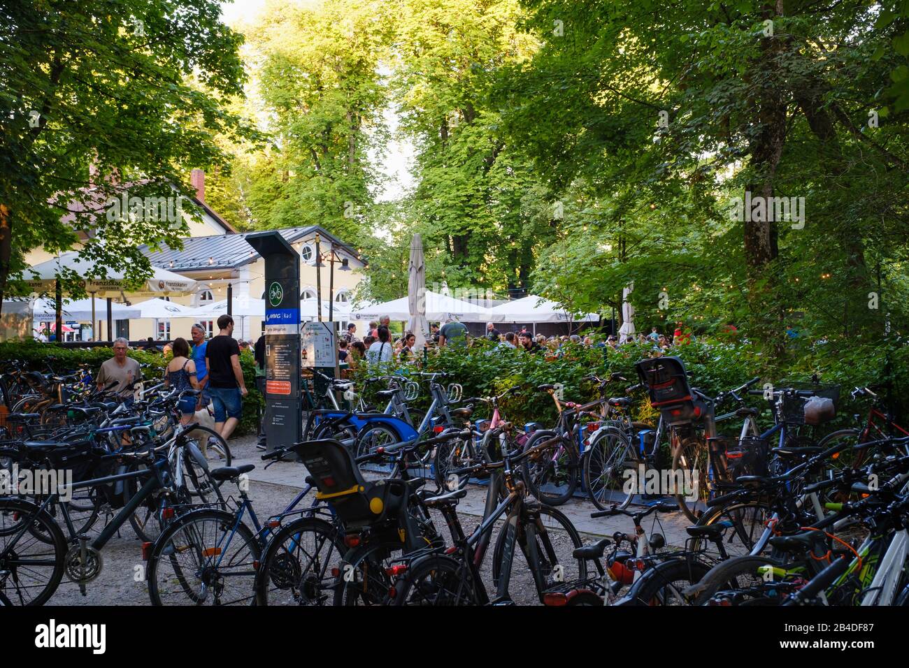 Beer garden Zum Flaucher, Sendling, Munich, Upper Bavaria, Bavaria ...