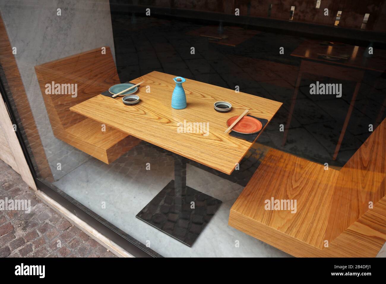 Tavolo hi-res stock photography and images - Alamy